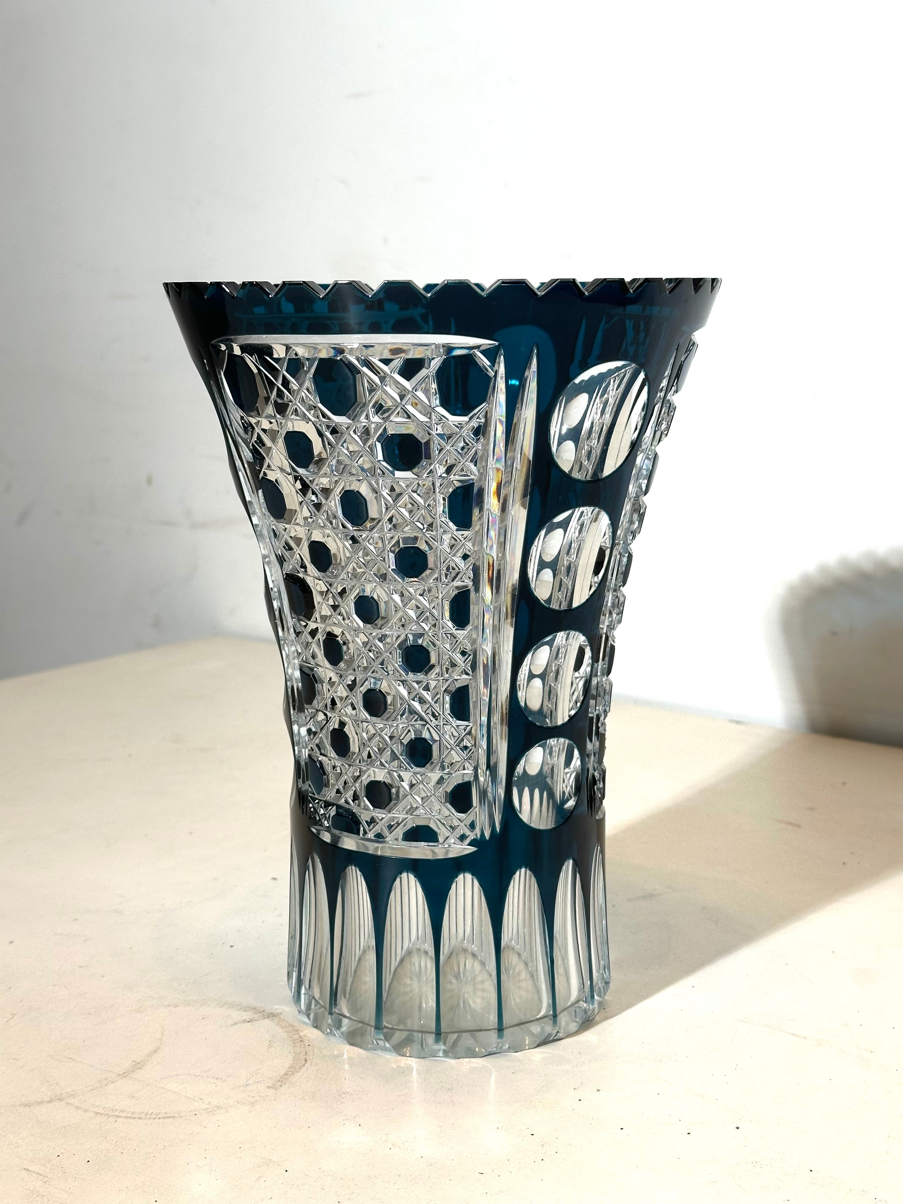 Val Saint Lambert Crystal Vase – Blue Overlay | Troc Leuven