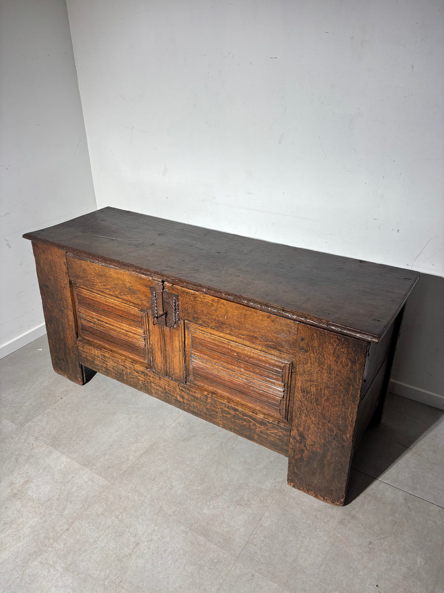 Large Antique Wooden Trunk – Rustic Handcrafted – Troc Leuven